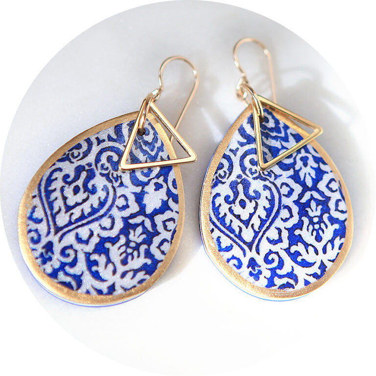 TRIANGLE ART earrings – Next Romance signature geo design – lilac ...